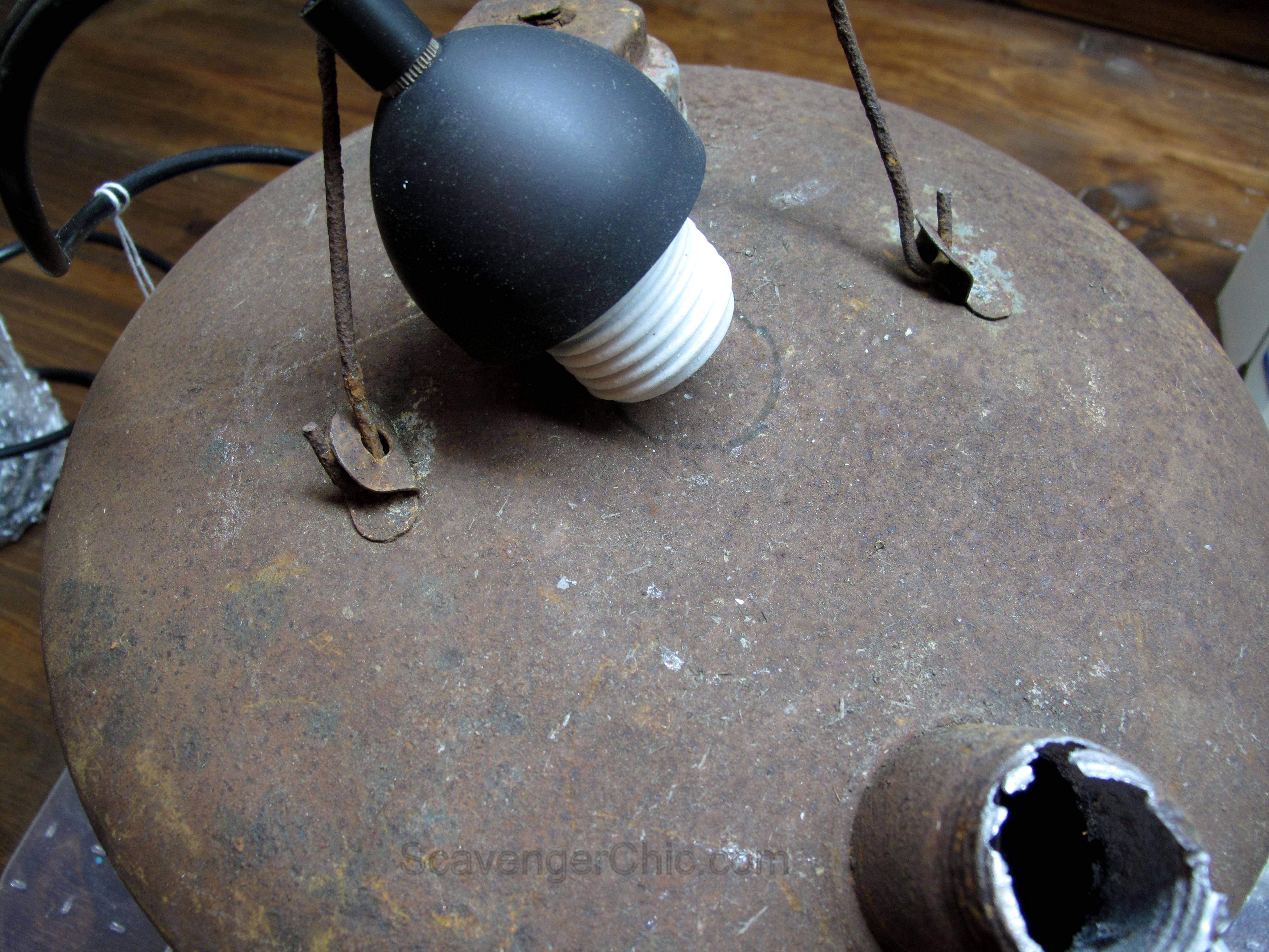 Upcycled Gasoline Can Pendant Light diy - Scavenger Chic