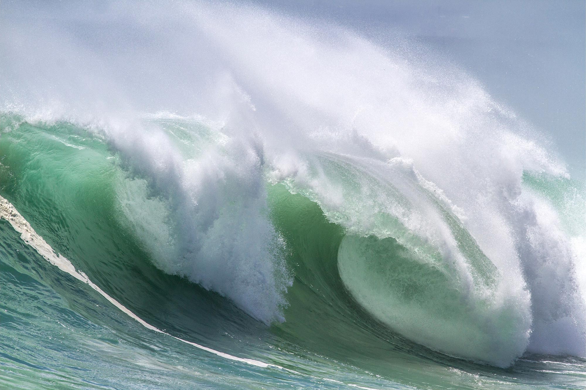 Scientists Shed New Light on Mysteriously Large Rogue Waves That Can ...