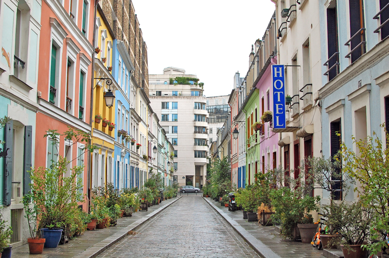 Paris in Color:: A Guide to the Colorful Corners in the City of Love