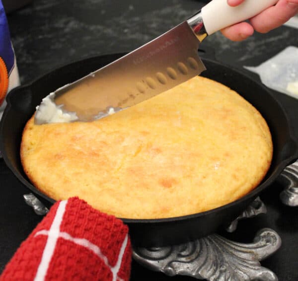 Southern Skillet Cornbread - SmartyPantsKitchen
