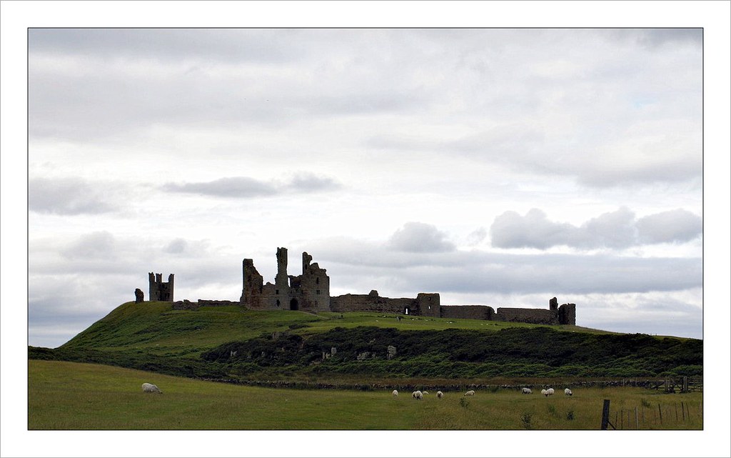 Dunstanburgh castle | PhotoDelusions