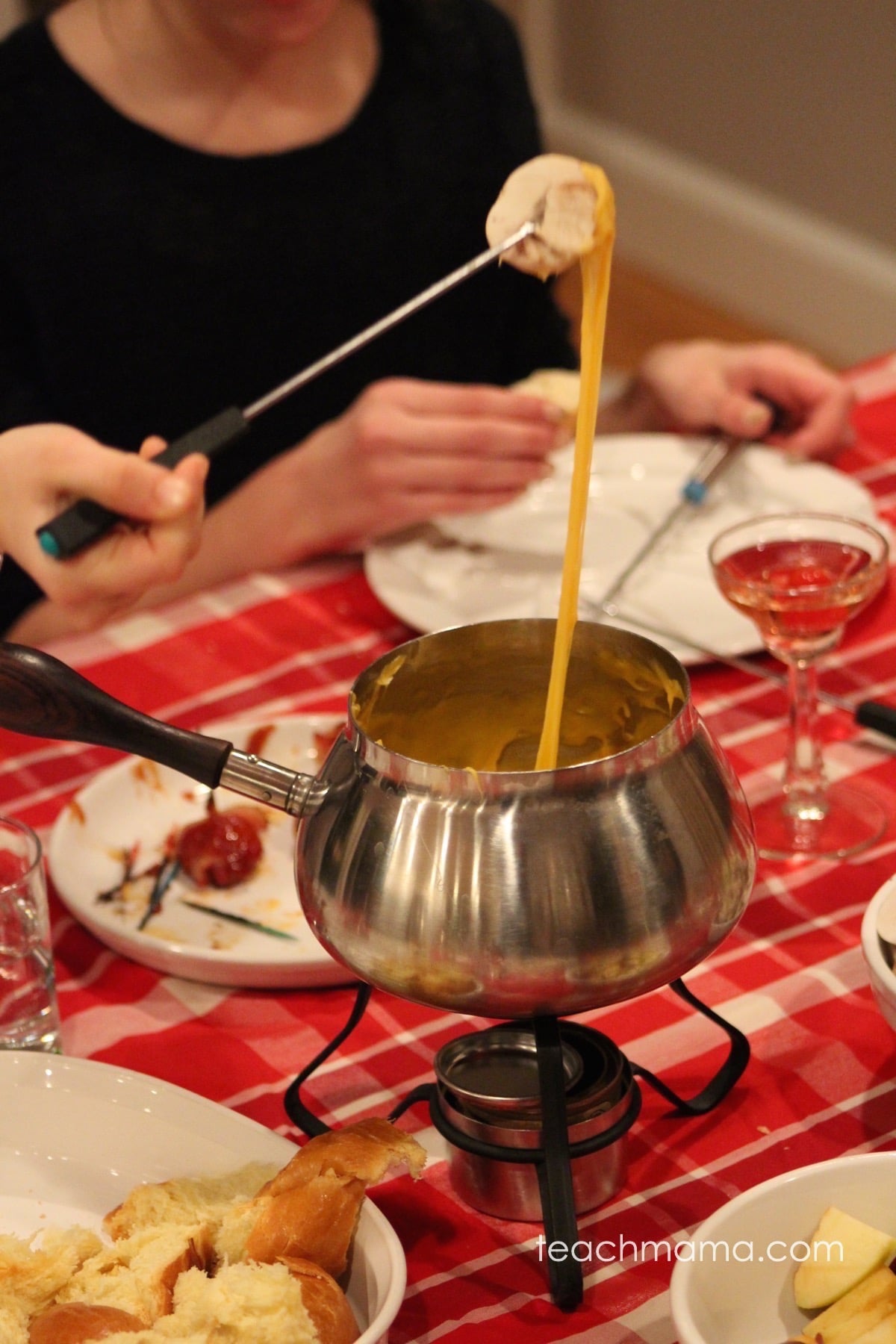 how to do a family fondue night: special occasion dinner - Teach Mama