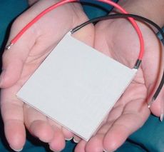 hvad er et peltier element – om thermoelectriske elementer – Vertikal ...