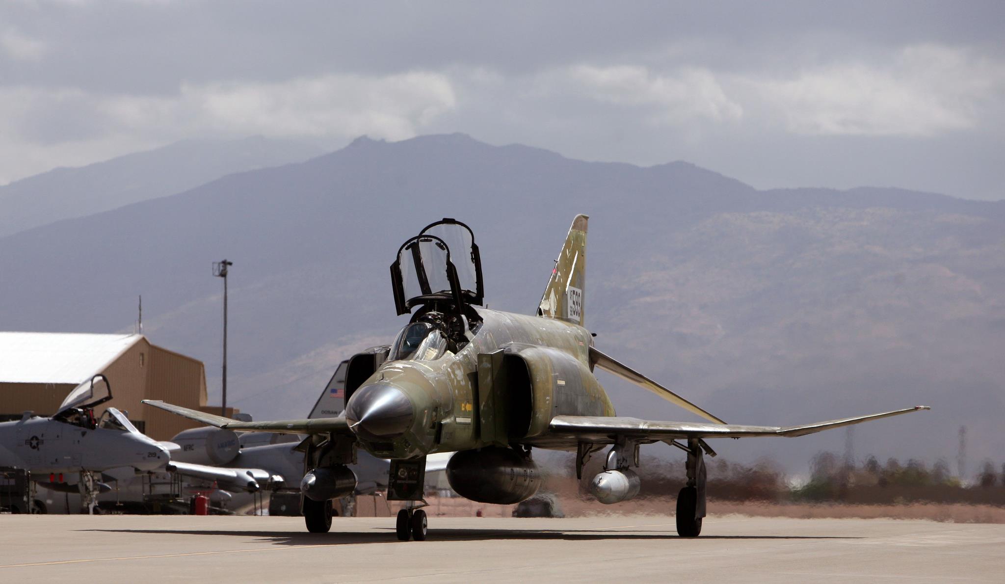 Last of the legendary U.S. Air Force F-4 Phantom jets to become yet ...