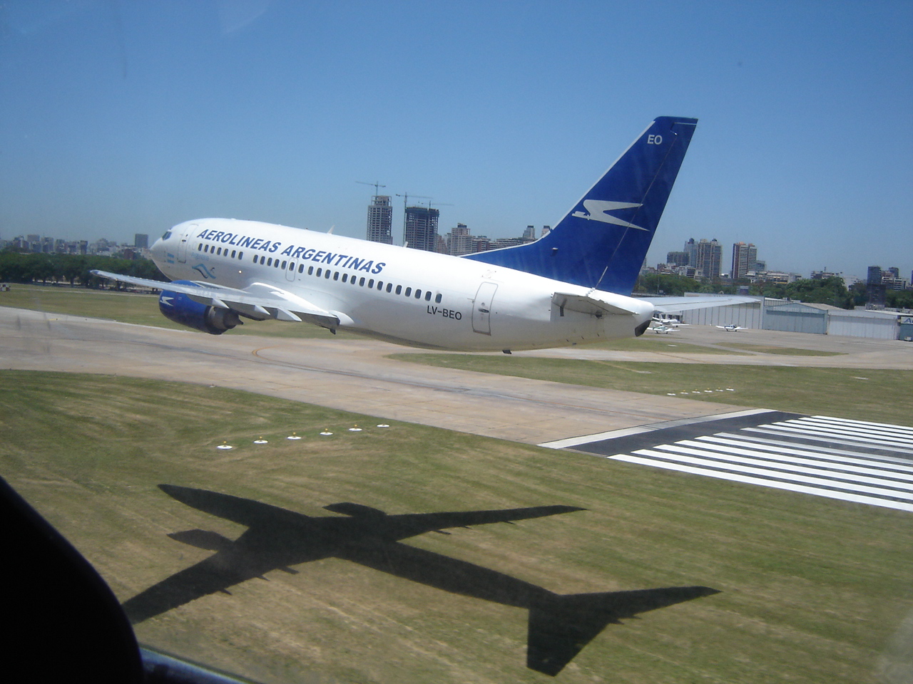 Watch this: How insanely low you can fly a civilian jet liner! - The ...