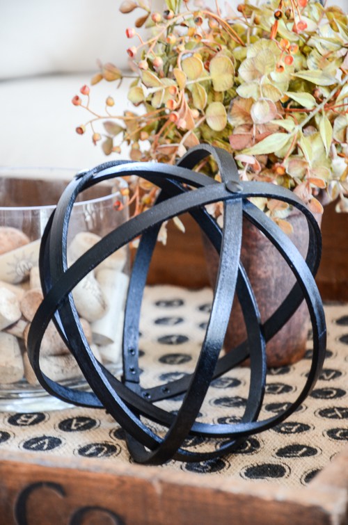 15 Fabulously Imaginative Embroidery Hoop DIY Projects - The Cottage Market