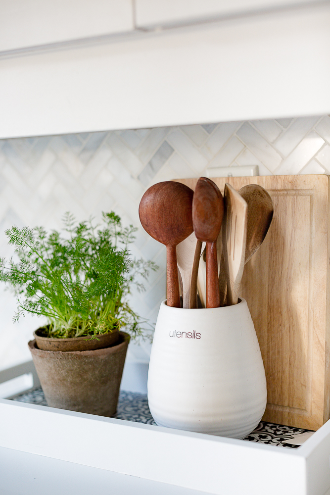 18 Ways to Add A Touch Of Spring To Your Farmhouse - The Cottage Market