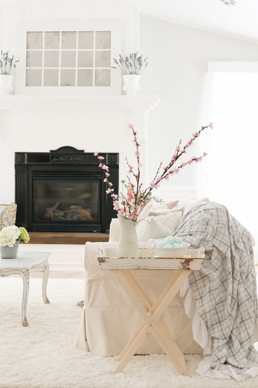 Charming Farmhouse Decor Ideas For Spring - The Cottage Market