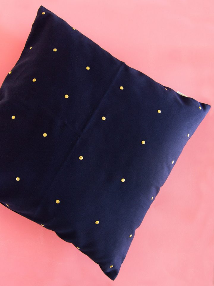 Simple Budget Friendly DIY Throw Pillows - The Cottage Market