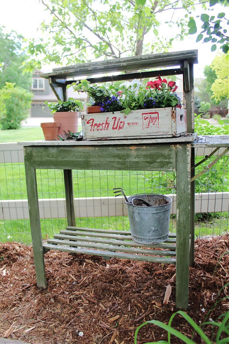 Explosive Patriotic Farmhouse Thrift Store Makeovers - The Cottage Market