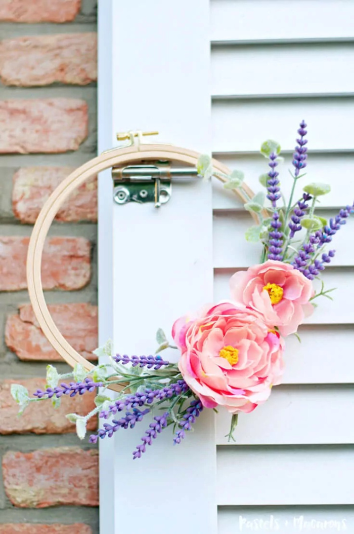 Unexpected Uses for a Crafting Classic: 19 Embroidery Hoop Crafts