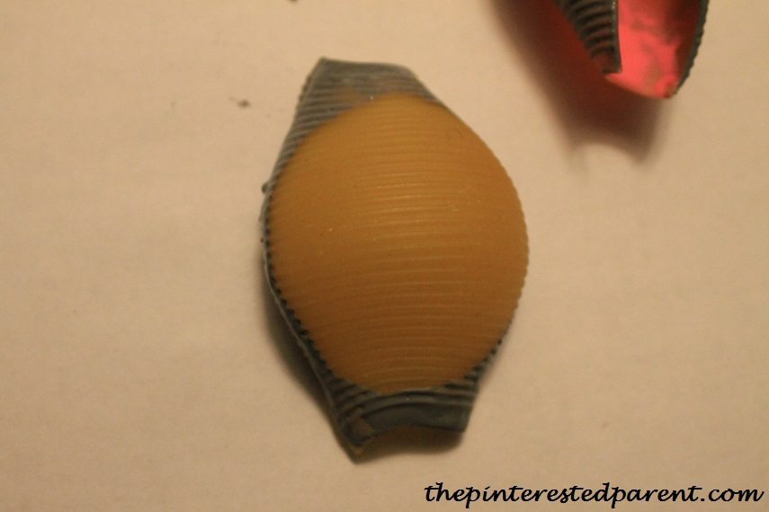 Pasta Shell Easter Bunny Craft – The Pinterested Parent