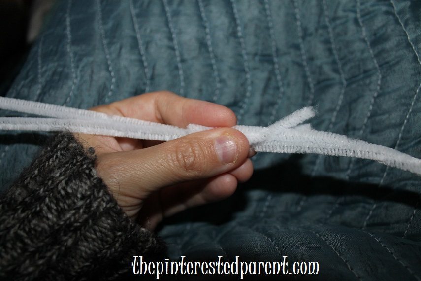 Pipe Cleaner Tiaras – The Pinterested Parent