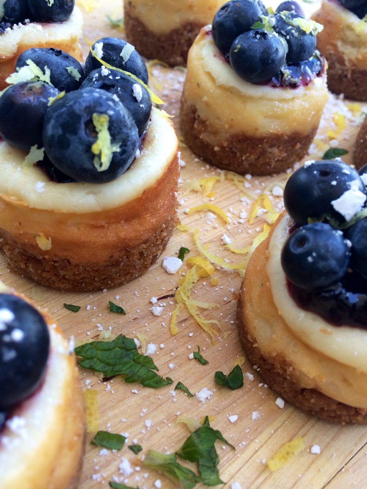 Blueberry Lemon Cheesecake - The Preppy Hostess