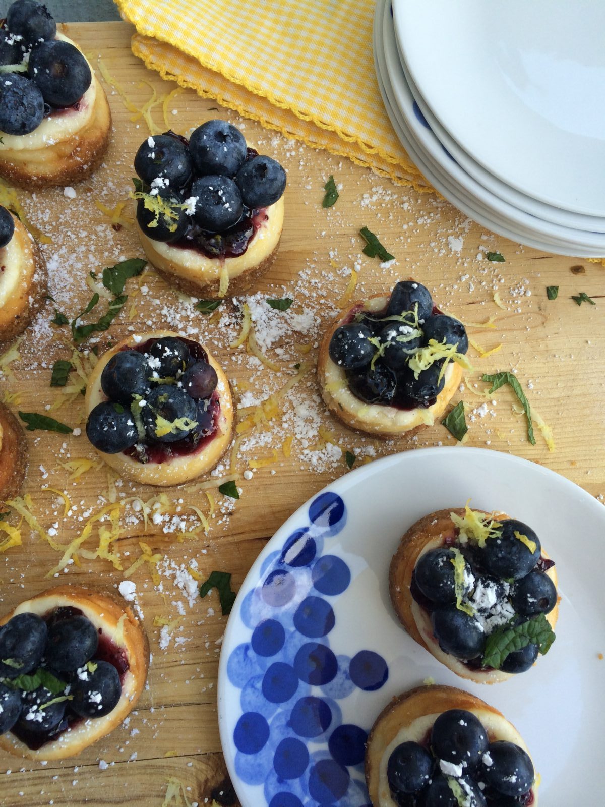 Blueberry Lemon Cheesecake - The Preppy Hostess