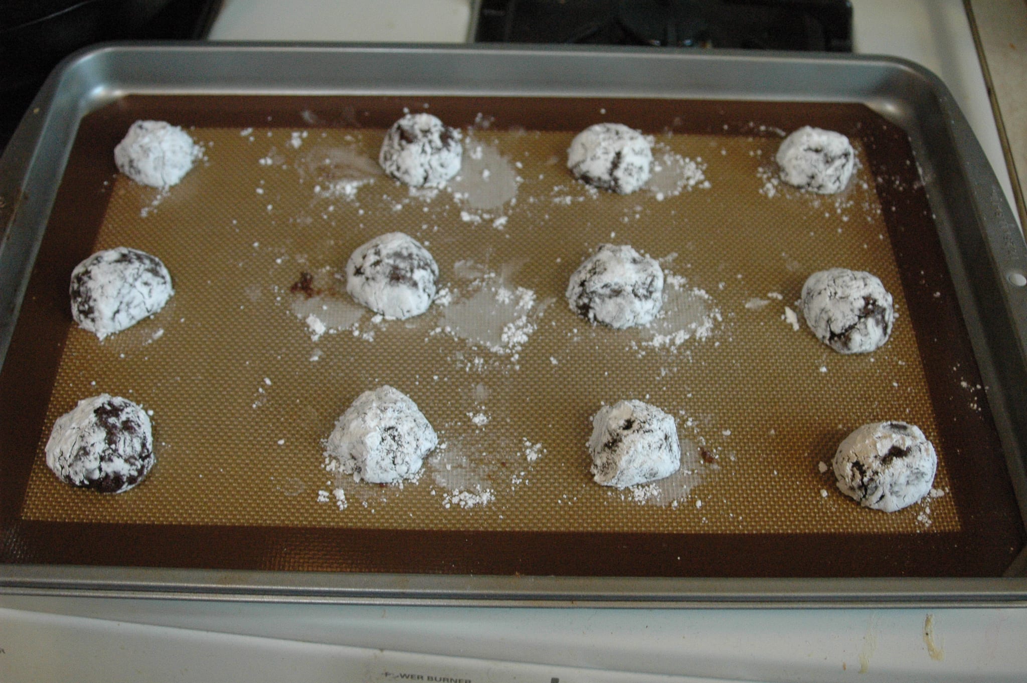 How to Make Classic Crinkle Cookies | Soft, chewy & fudgy cookies ...