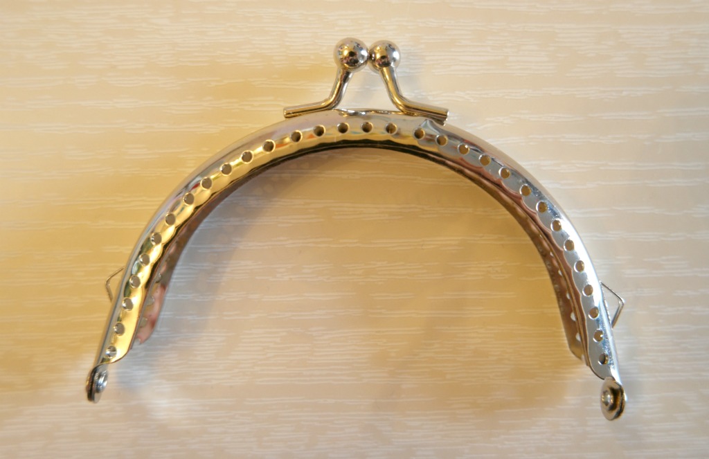 how-to-sew-in-a-purse-frame