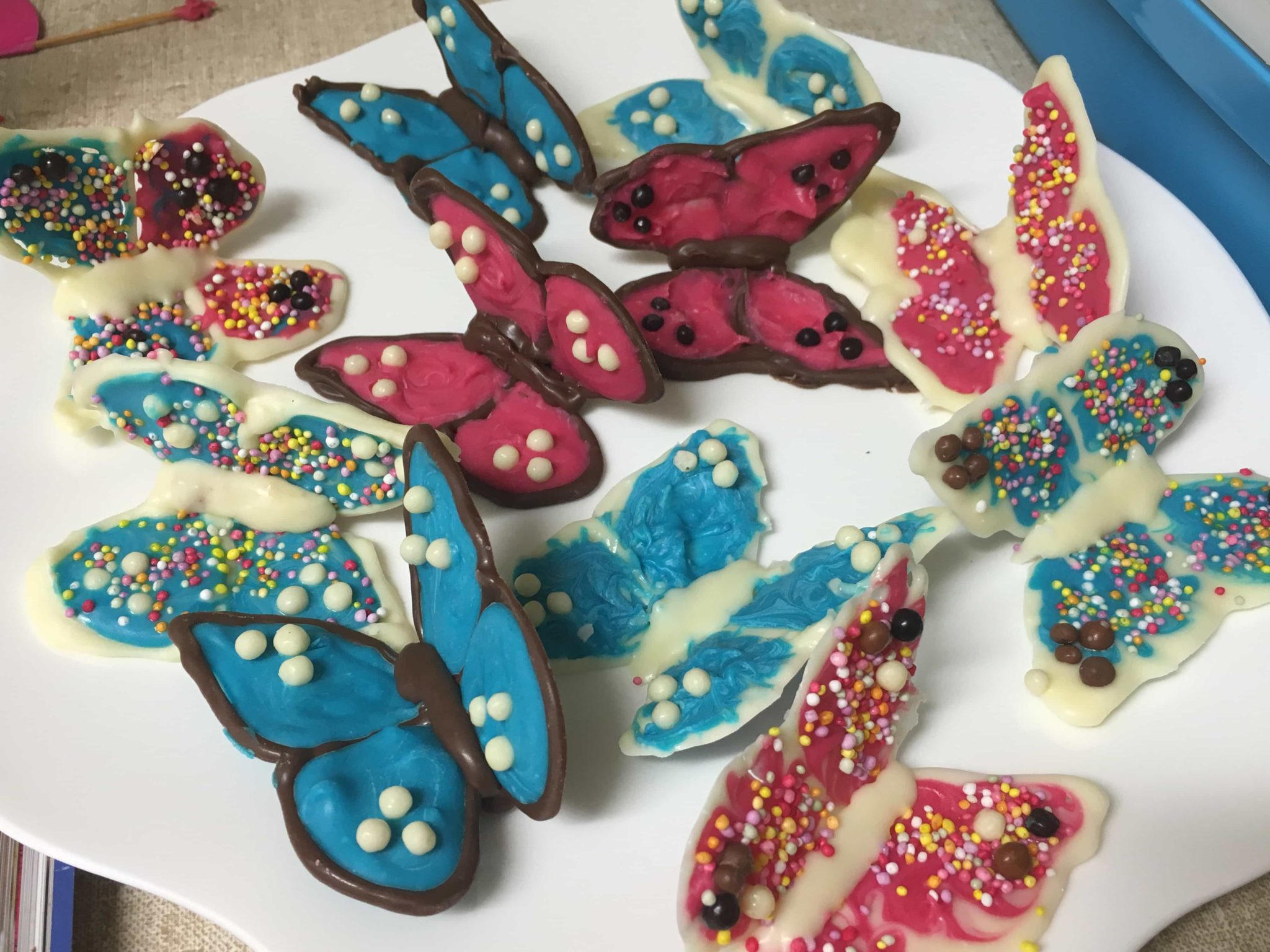 How to Make Chocolate Butterflies for Easy Cake Decorating - Gemma’s ...