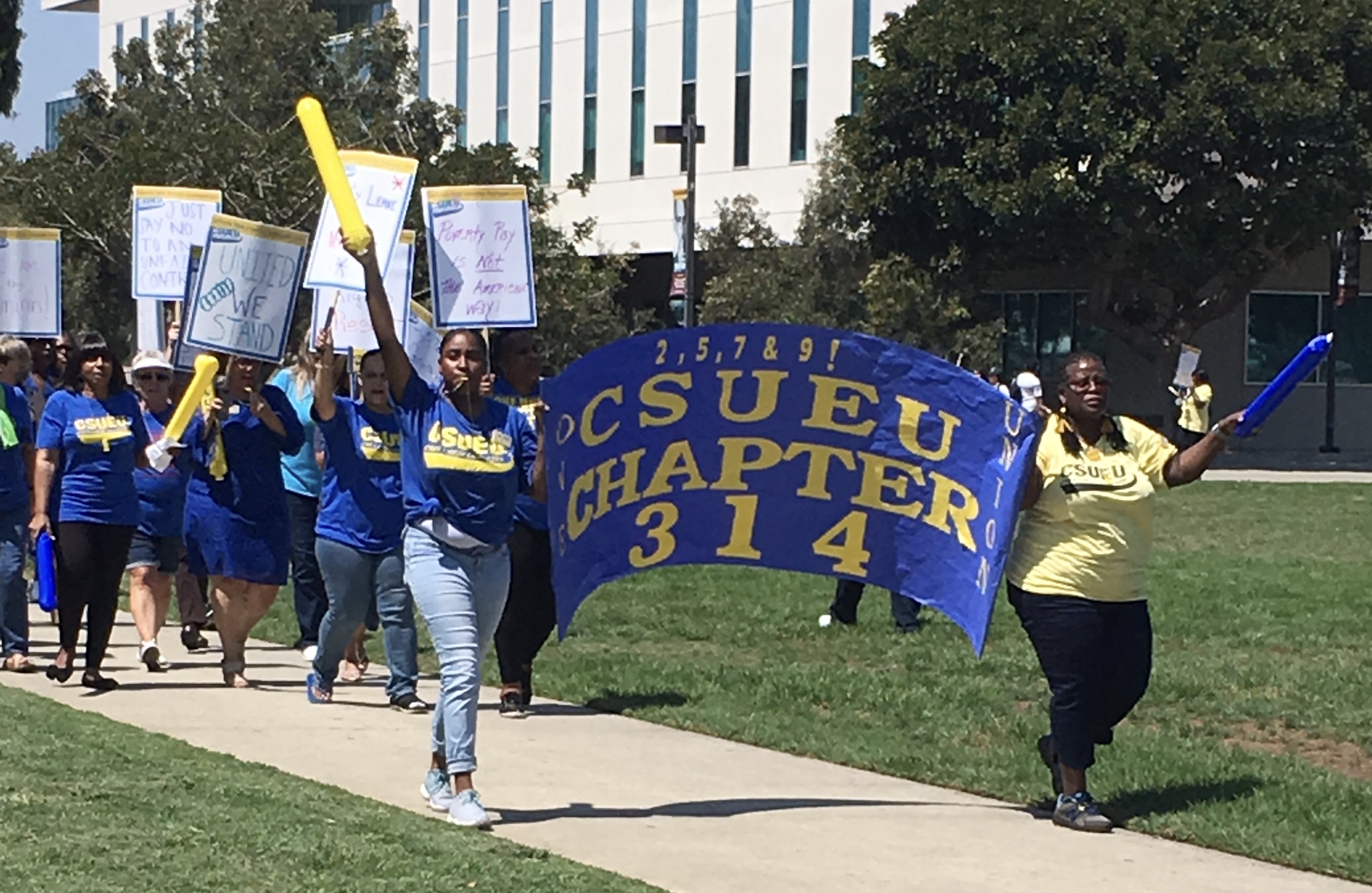 CSUEU Members Came Together for Better Wages - The Bulletin