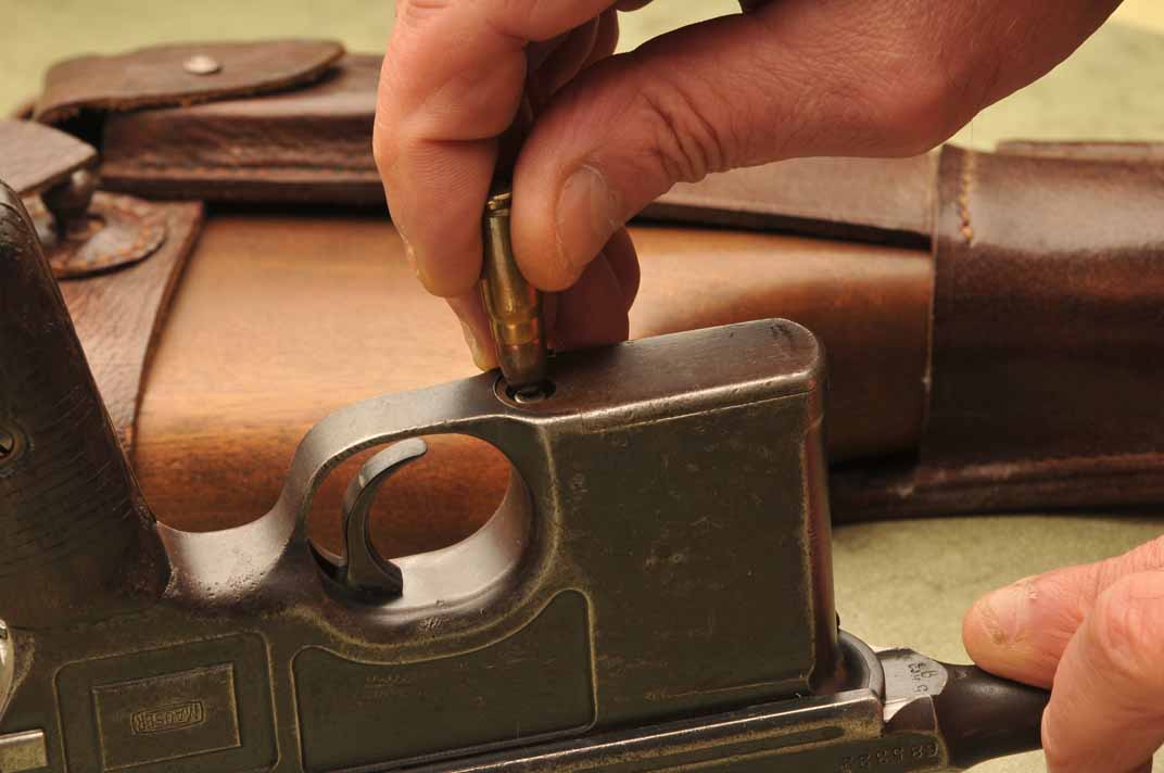 C96 “Broomhandle” Mauser – Forgotten Weapons