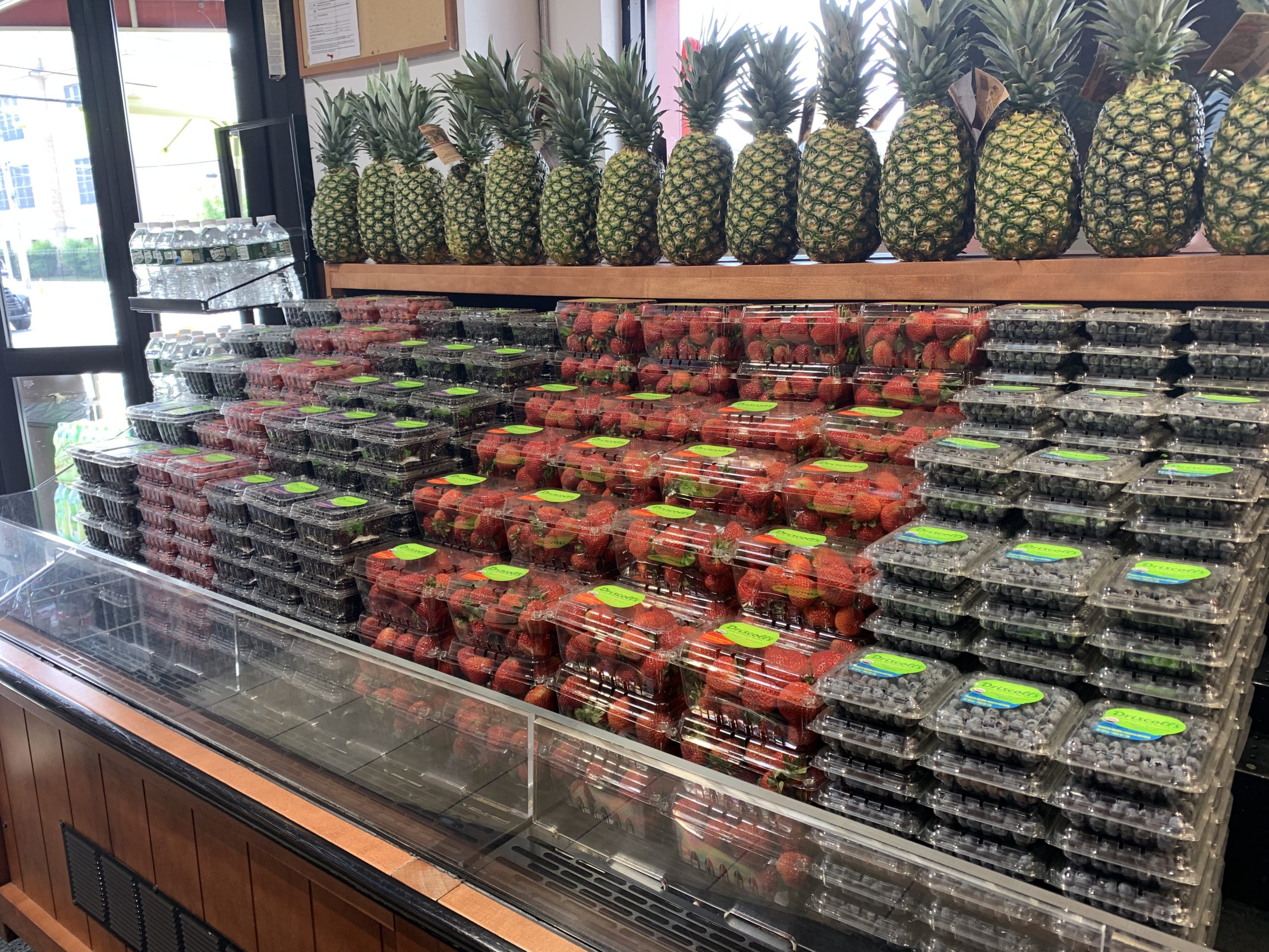 2021 Driscoll's Berry Display Contest Winners - Four Seasons