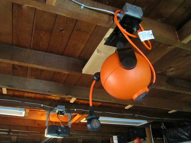 RoboReel Ceiling Mount Power Cord System - GetdatGadget