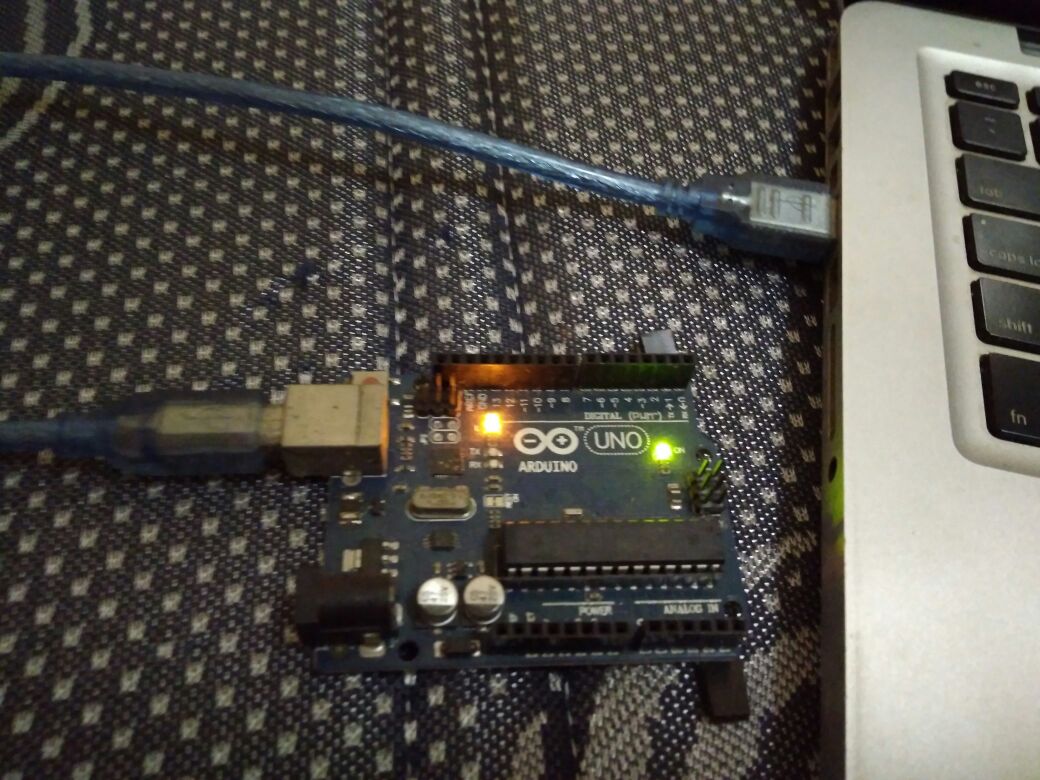 Komunikasi Serial Arduino Uno via komputer