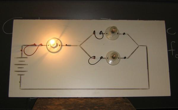 Series Circuit Diagram With Three Bulbs - Circuit Diagram