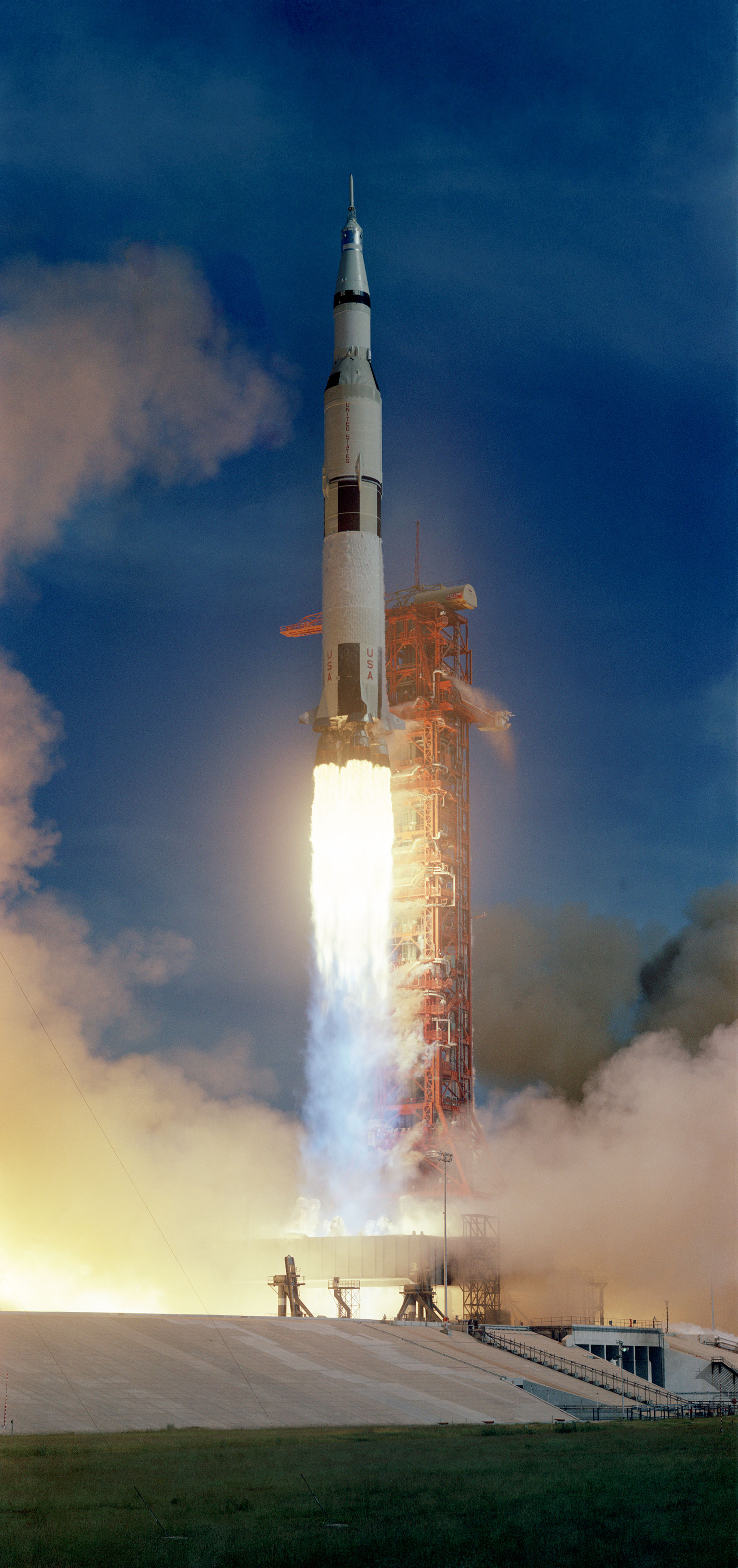 Rovering across the Moon during Apollo 15 - RocketSTEM