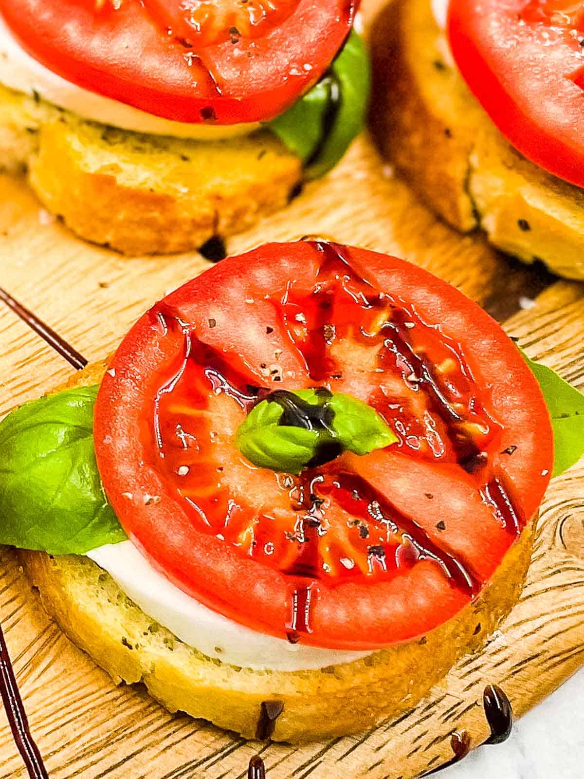 Caprese Appetizer Recipe - Splash of Taste - Vegetarian Recipes