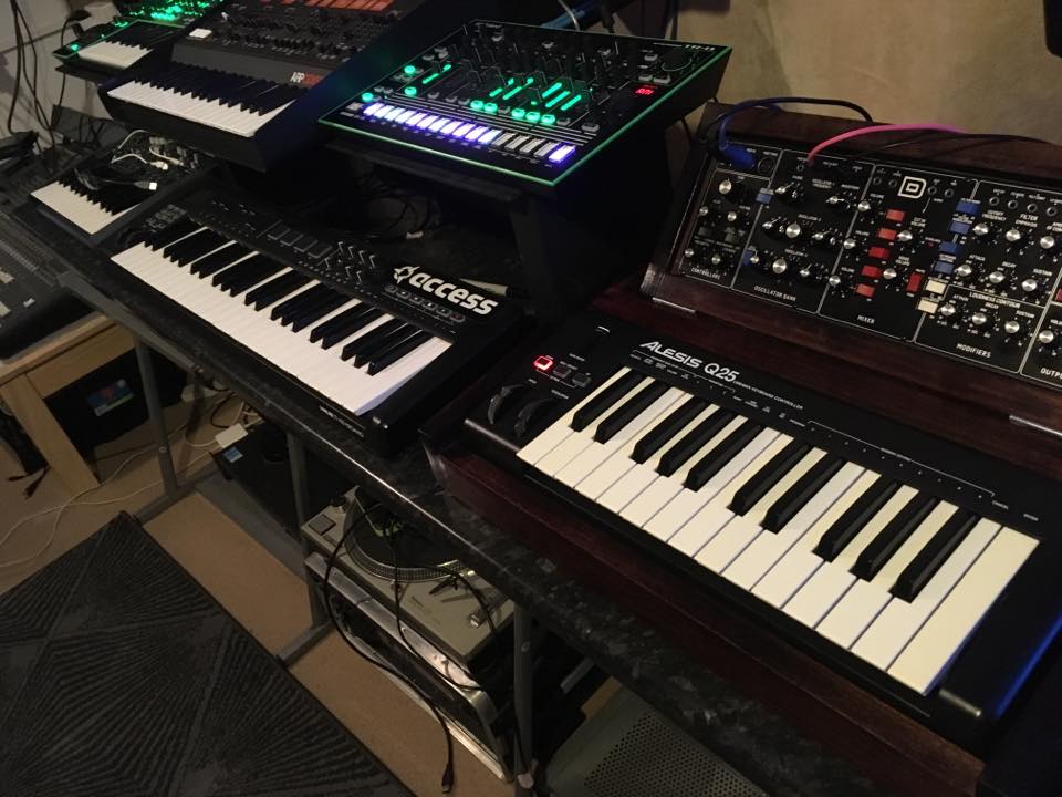 Behringer Model D Keyboard Stand – Synthtopia