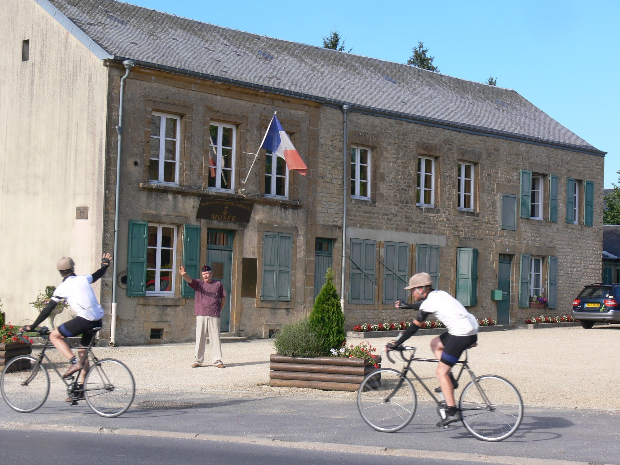 Review: 'Le Ride,' a documentary by Phil Keoghan | The GATE