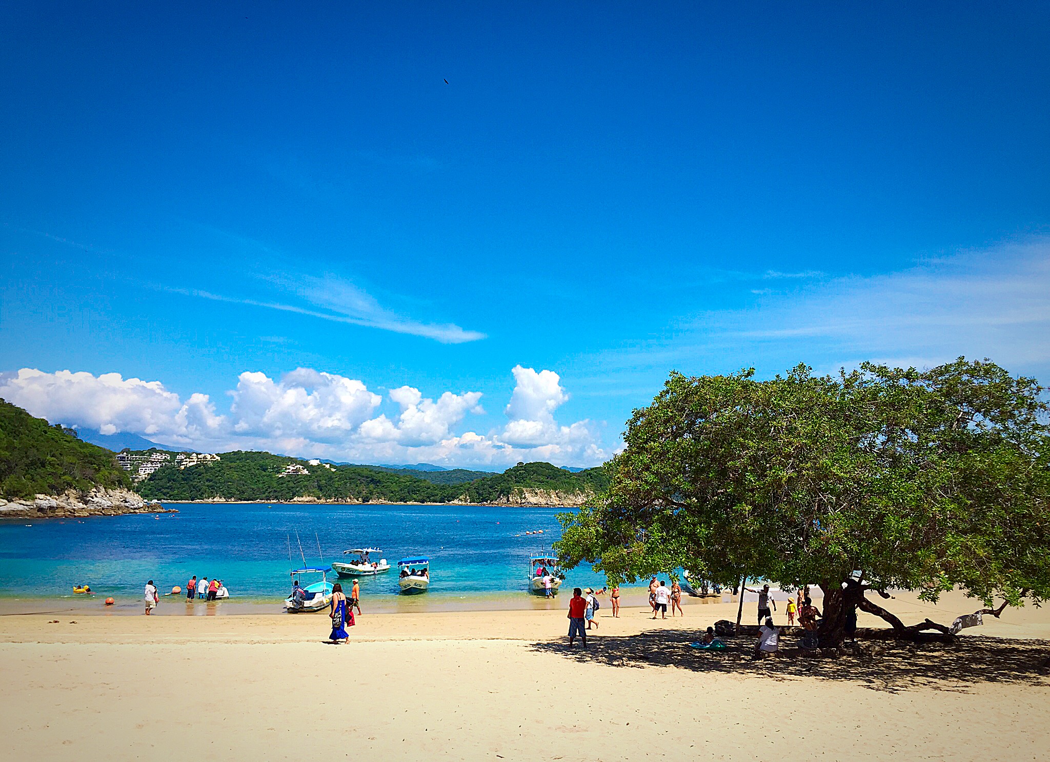 Hanging Out on the Beaches of Huatulco - Trailing Rachel
