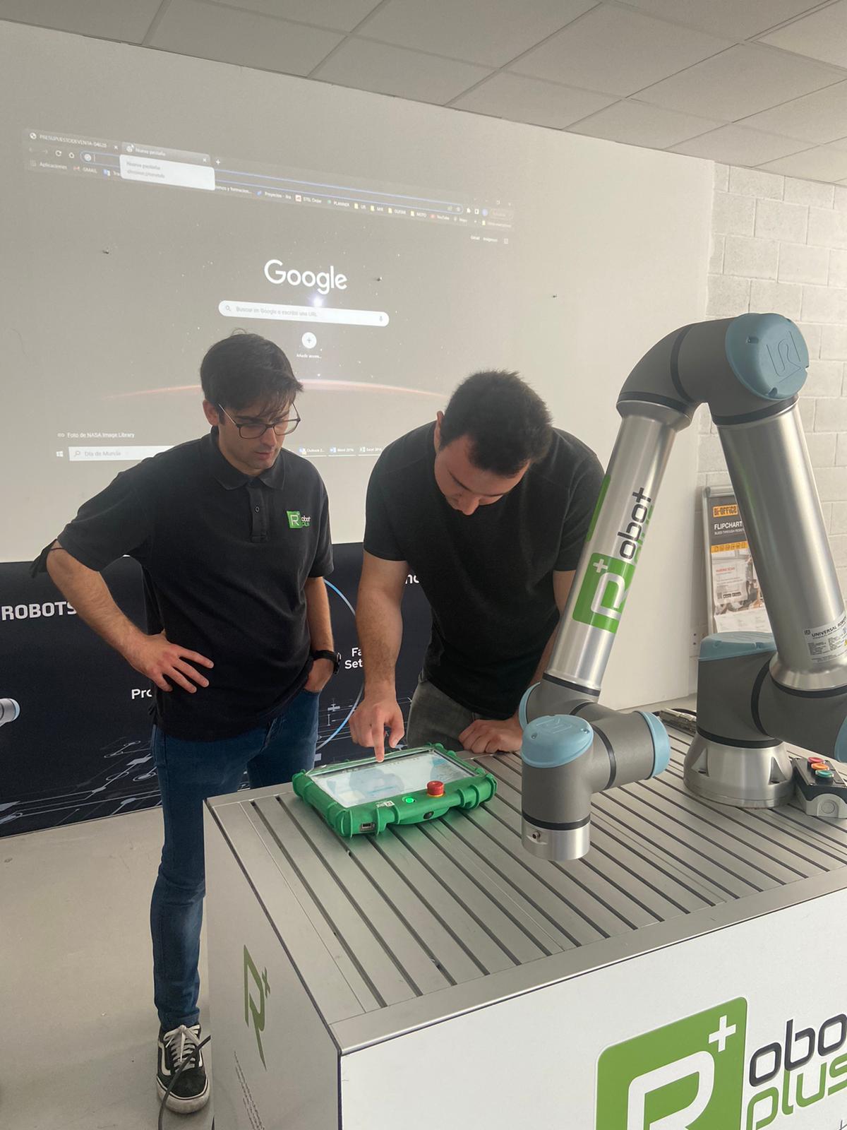 ROBOTPLUS - Colegio Santísima Trinidad de Salamanca
