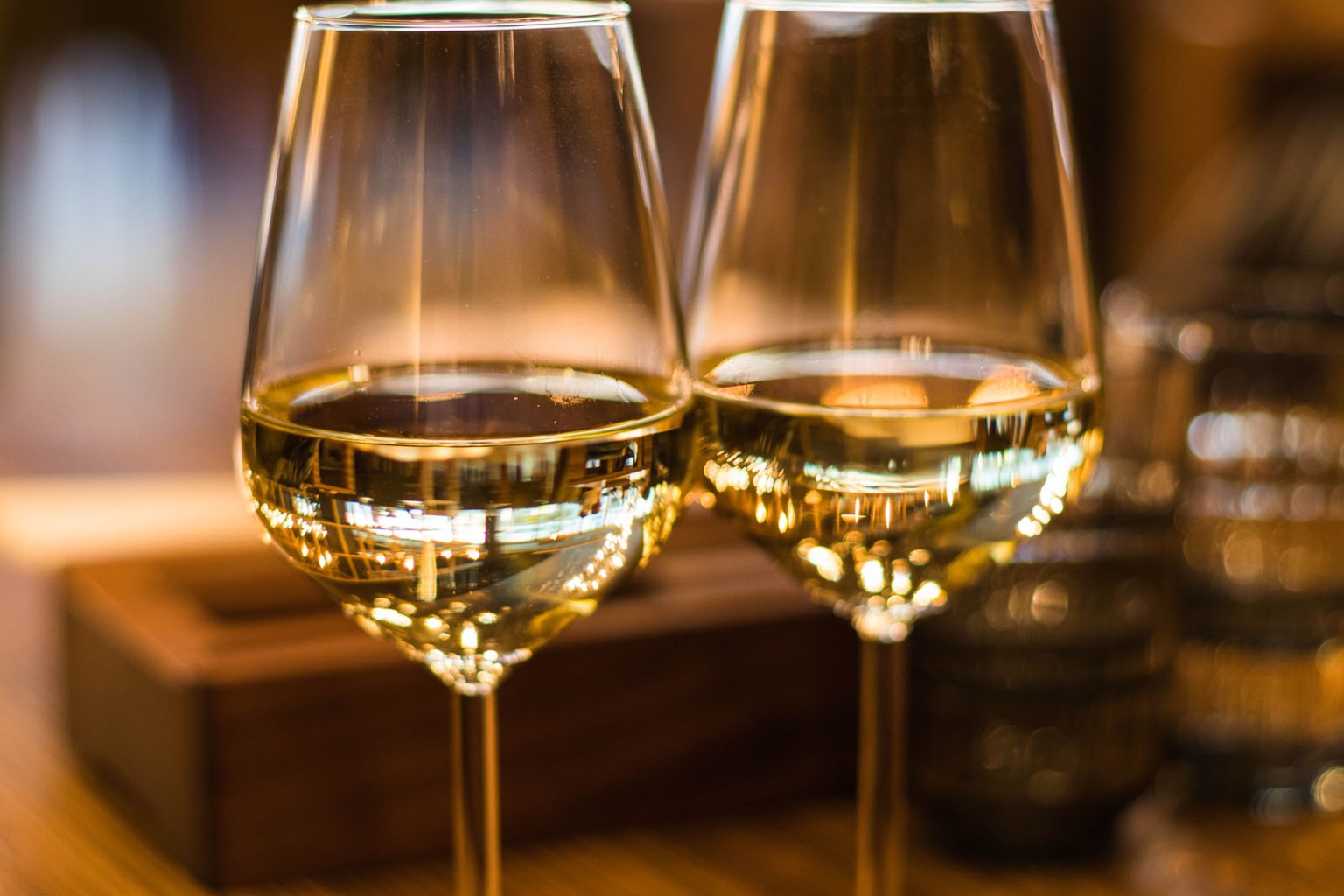 Types Of White Wines Best Suited For Wedding Celebration Vow To Be Chic types-of-white-wines-best-suited-for-wedding-celebration-vow-to-be-chic